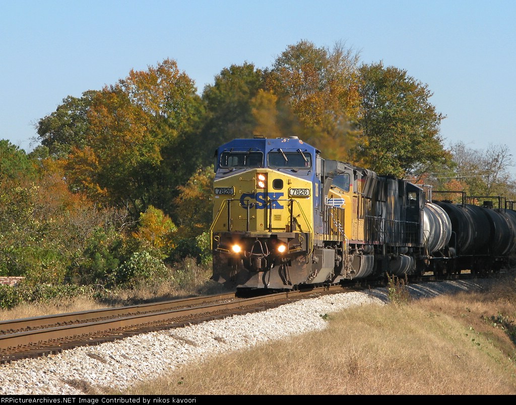 Q675 flies through the curve at Hiawasee Avenue